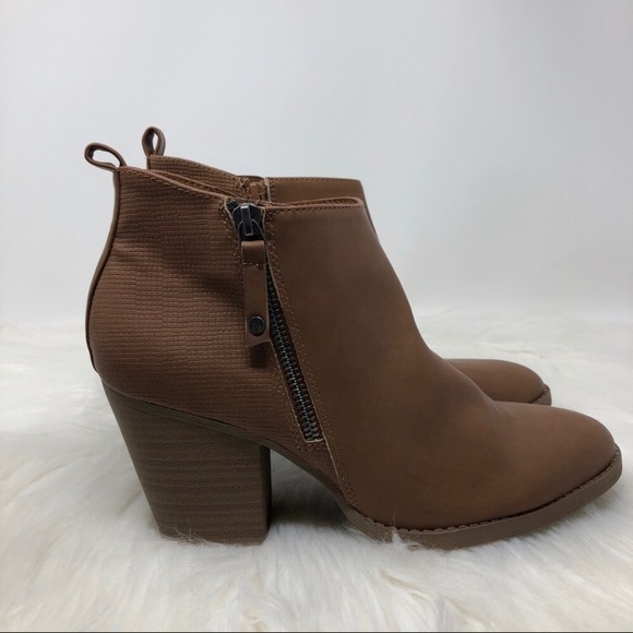 Universal Thread | Shoes | Universal Thread Ankle Bootie | Poshmark